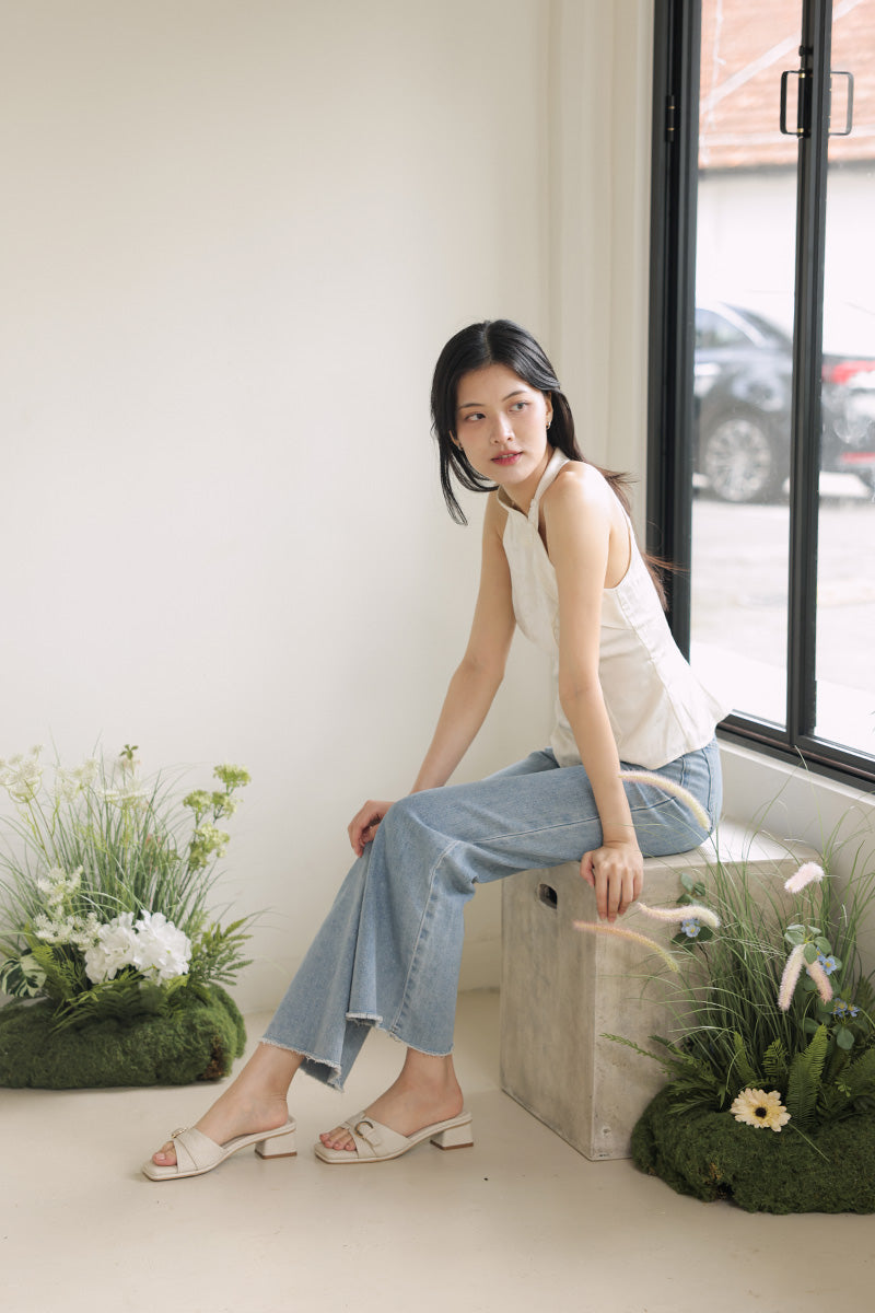 Delora Buckle Cloud Heels in Waterproof Linen – Sunday Staples Malaysia